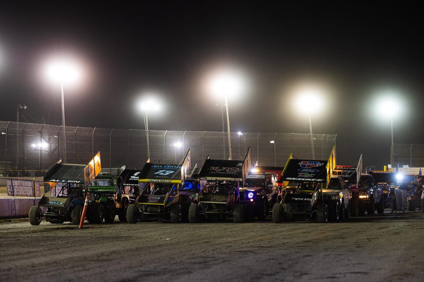 World of Outlaws: Dirt Racing Game